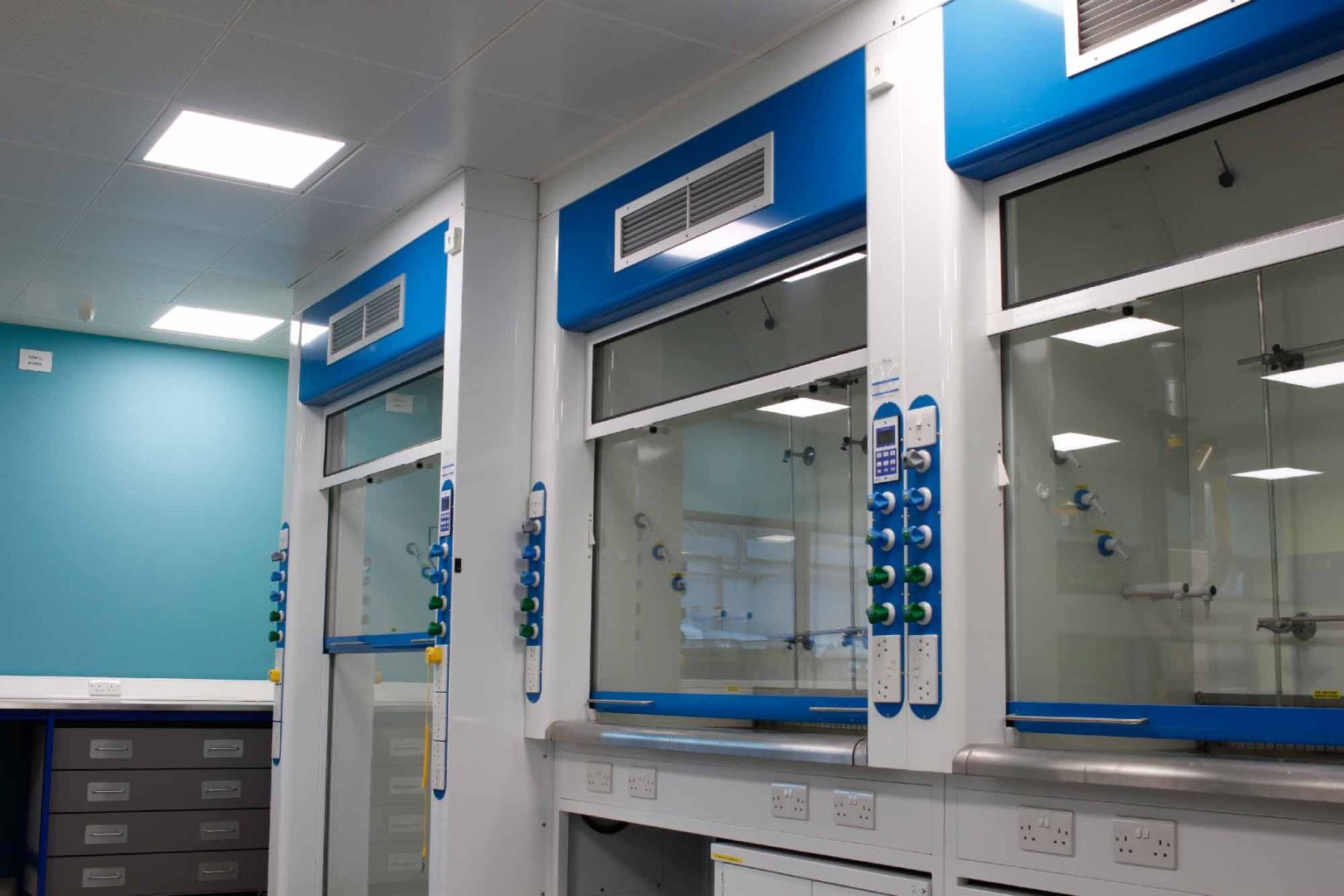 Custom & Floor Mounted Walk-in Fume Cupboards, UK | Fumetec