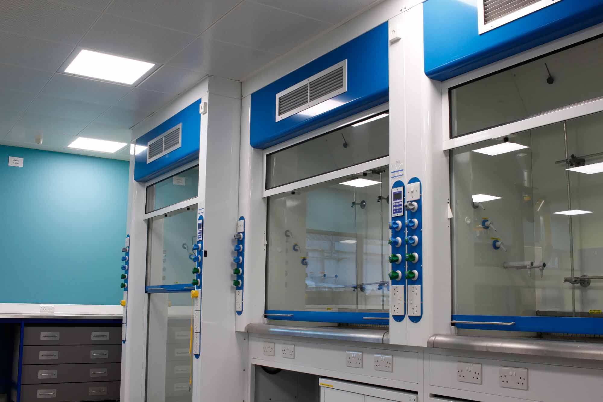 Custom & Floor Mounted Walk-in Fume Cupboards, UK | Fumetec